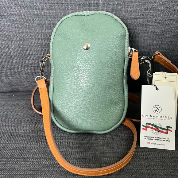 Divina Firenze | Bags | Nwt Divina Firenze Phone Small Crossbody Bag ...